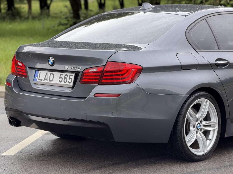Grey BMW 535 2016 in Kaunas, with an engine capacity of 2.99 L and mileage of 117 thousand km for 13400 €, photo 8 on AUTOMOTO.COM.LV