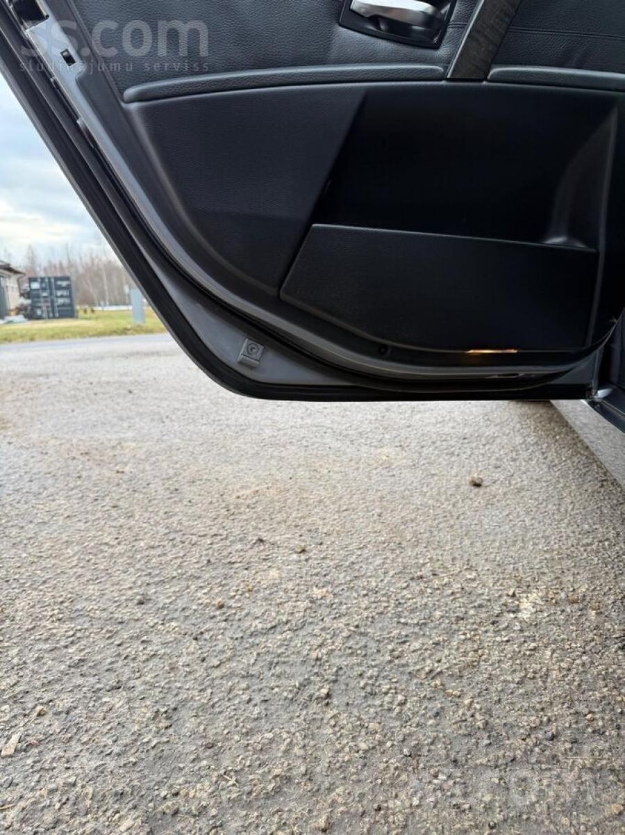 Pelēks BMW 535 2005 Rīga, ar dzinēja tilpumu 3.00 L un nobraukumu 401 tūkst. km par 3900 €, foto 20 vietnē AUTOMOTO.COM.LV