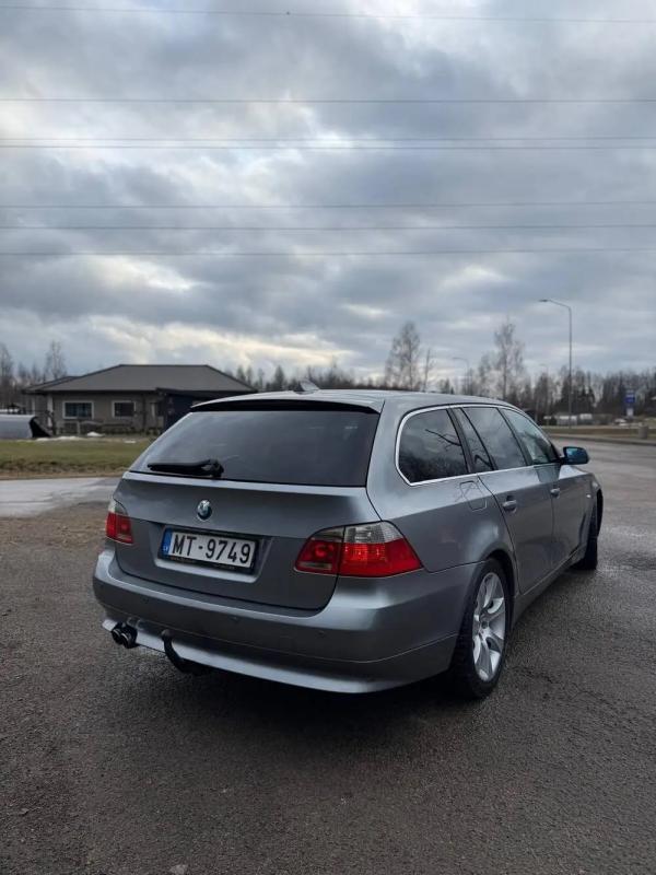 Grey BMW 535 2005 in Riga, with an engine capacity of 3.00 L and mileage of 401 thousand km for 4300 €, photo 5 on AUTOMOTO.COM.LV