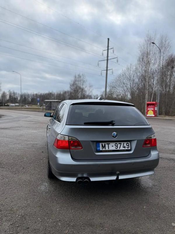 Grey BMW 535 2005 in Riga, with an engine capacity of 3.00 L and mileage of 401 thousand km for 4300 €, photo 7 on AUTOMOTO.COM.LV