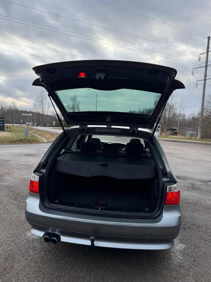 Grey BMW 535 2005 in Riga, with an engine capacity of 3.00 L and mileage of 401 thousand km for 4300 €, photo 9 on AUTOMOTO.COM.LV