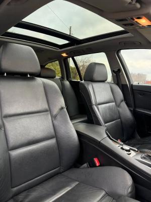 Grey BMW 535 2005 in Riga, with an engine capacity of 3.00 L and mileage of 401 thousand km for 4300 €, photo 13 on AUTOMOTO.COM.LV
