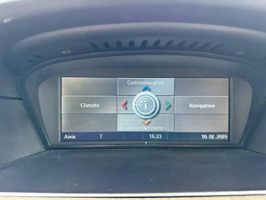 Grey BMW 535 2005 in Riga, with an engine capacity of 3.00 L and mileage of 401 thousand km for 4300 €, photo 17 on AUTOMOTO.COM.LV