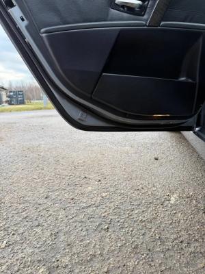 Grey BMW 535 2005 in Riga, with an engine capacity of 3.00 L and mileage of 401 thousand km for 4300 €, photo 20 on AUTOMOTO.COM.LV