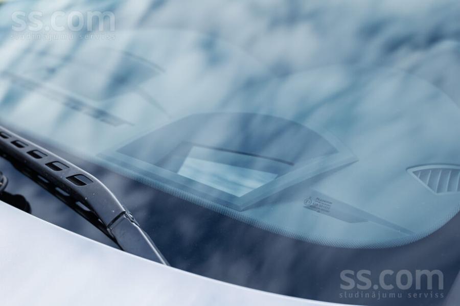 Grey BMW 535 2007 in Saldus, with an engine capacity of 3.00 L and mileage of 378 thousand km for 7100 €, photo 13 on AUTOMOTO.COM.LV
