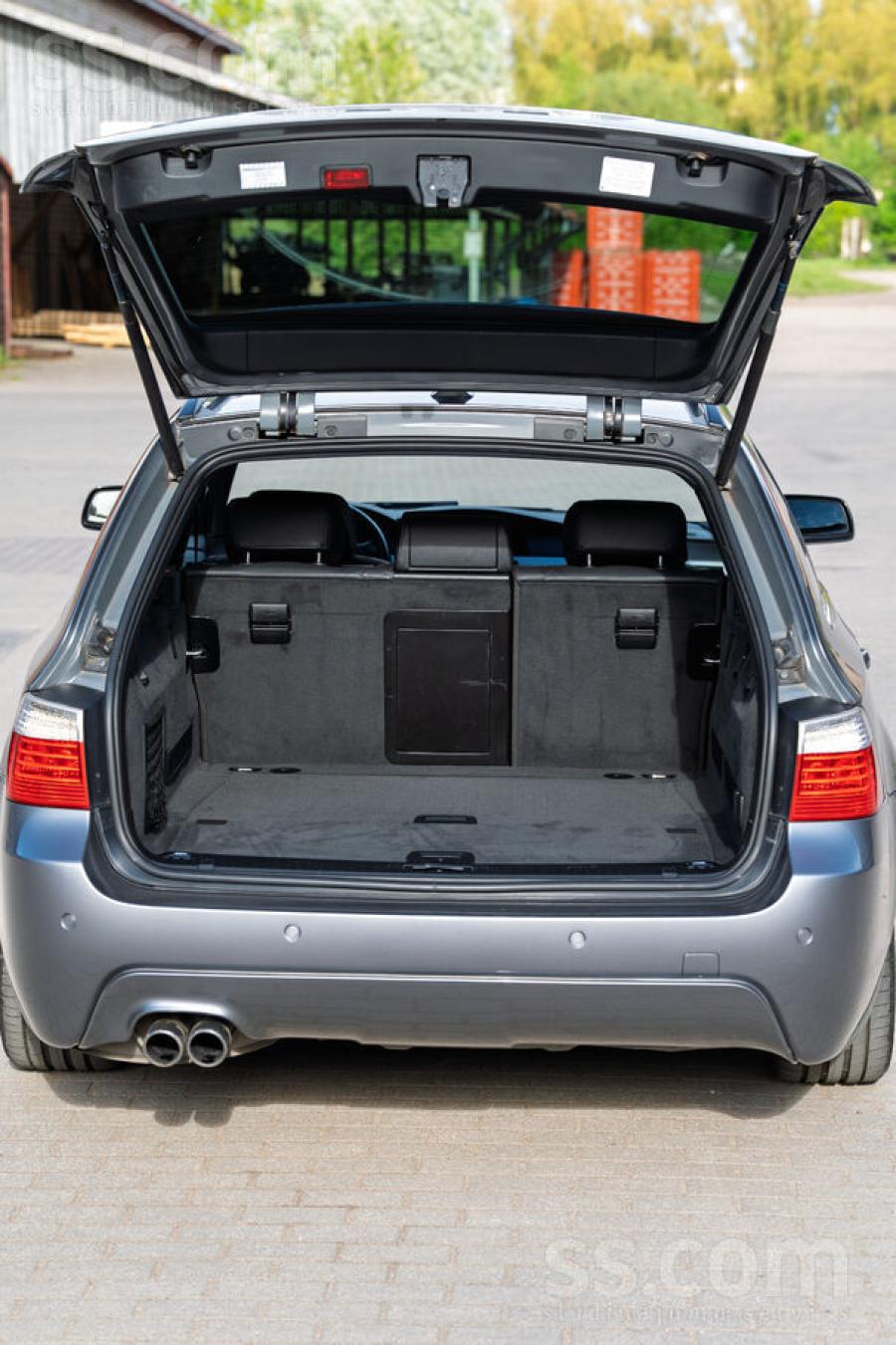 Grey BMW 535 2007 in Saldus, with an engine capacity of 3.00 L and mileage of 378 thousand km for 7100 €, photo 17 on AUTOMOTO.COM.LV