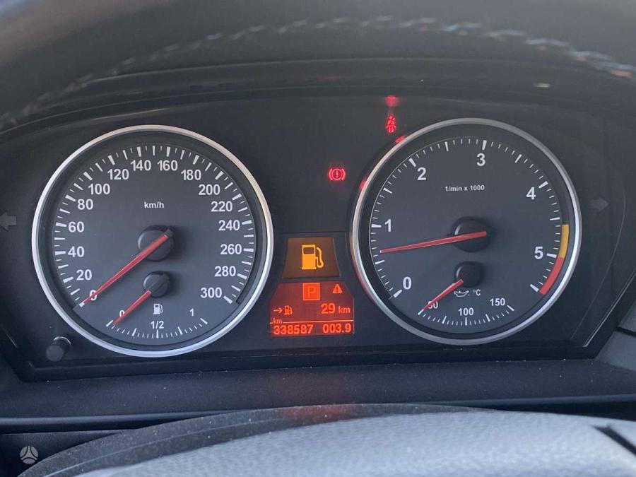 Grey BMW 535 2007 in Vilkaviskis, with an engine capacity of 0.00 L and mileage of 339 thousand km for 5600 €, photo 12 on AUTOMOTO.COM.LV