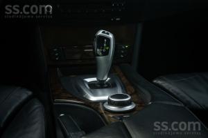 Pelēks BMW 535 2007 Jelgava, ar dzinēja tilpumu 3.00 L un nobraukumu 309 tūkst. km par 7900 €, foto 16 vietnē AUTOMOTO.COM.LV