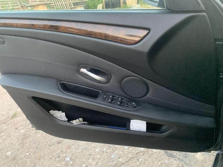 Grey BMW 535 2009 in Utena, with an engine capacity of 3.00 L and mileage of 300 thousand km for 3390 €, photo 15 on AUTOMOTO.COM.LV