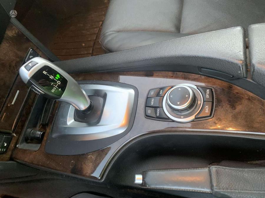 Grey BMW 535 2009 in Utena, with an engine capacity of 3.00 L and mileage of 300 thousand km for 3390 €, photo 16 on AUTOMOTO.COM.LV
