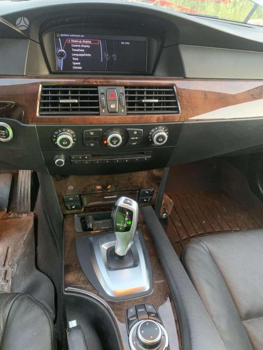 Grey BMW 535 2009 in Utena, with an engine capacity of 3.00 L and mileage of 300 thousand km for 3390 €, photo 20 on AUTOMOTO.COM.LV