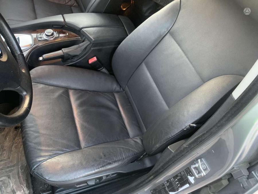 Grey BMW 535 2009 in Utena, with an engine capacity of 3.00 L and mileage of 300 thousand km for 3390 €, photo 23 on AUTOMOTO.COM.LV