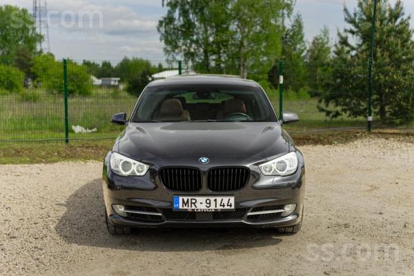 Grey BMW 535 2010 in Riga, with an engine capacity of 3.00 L and mileage of 0 thousand km for 10900 €, photo 3 on AUTOMOTO.COM.LV