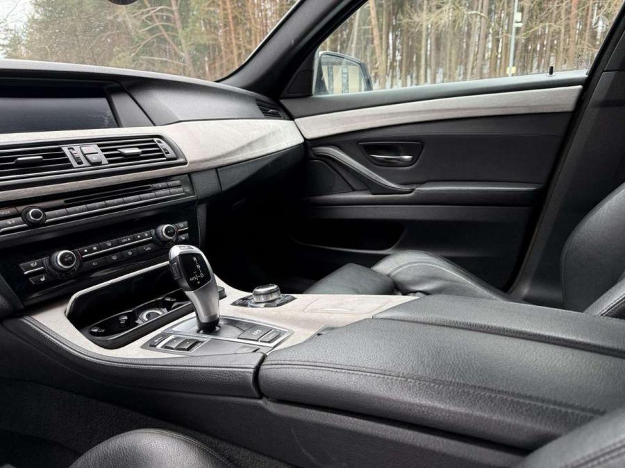 Grey BMW 535 2011 in Vilnius, with an engine capacity of 2.99 L and mileage of 265 thousand km for 7500 €, photo 14 on AUTOMOTO.COM.LV