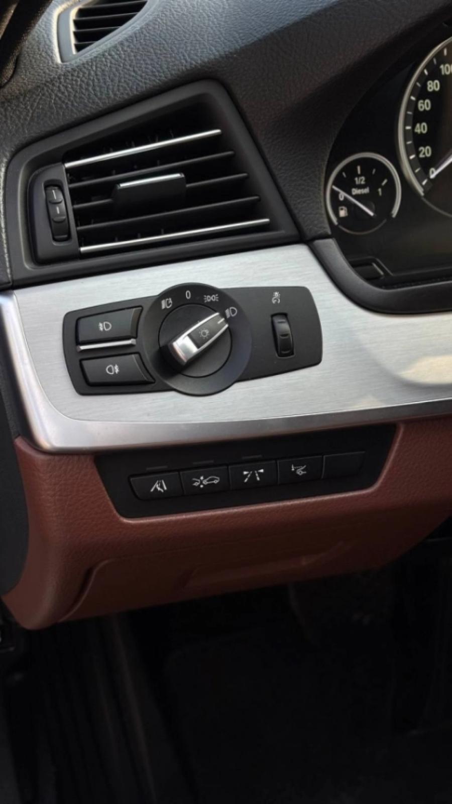 Grey BMW 535 2011 in Riga, with an engine capacity of 3.00 L and mileage of 266 thousand km for 11250 €, photo 4 on AUTOMOTO.COM.LV
