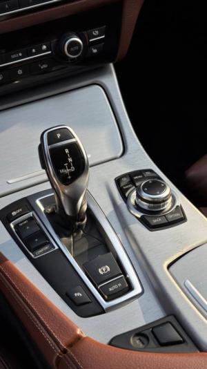 Grey BMW 535 2011 in Riga, with an engine capacity of 3.00 L and mileage of 266 thousand km for 11250 €, photo 5 on AUTOMOTO.COM.LV
