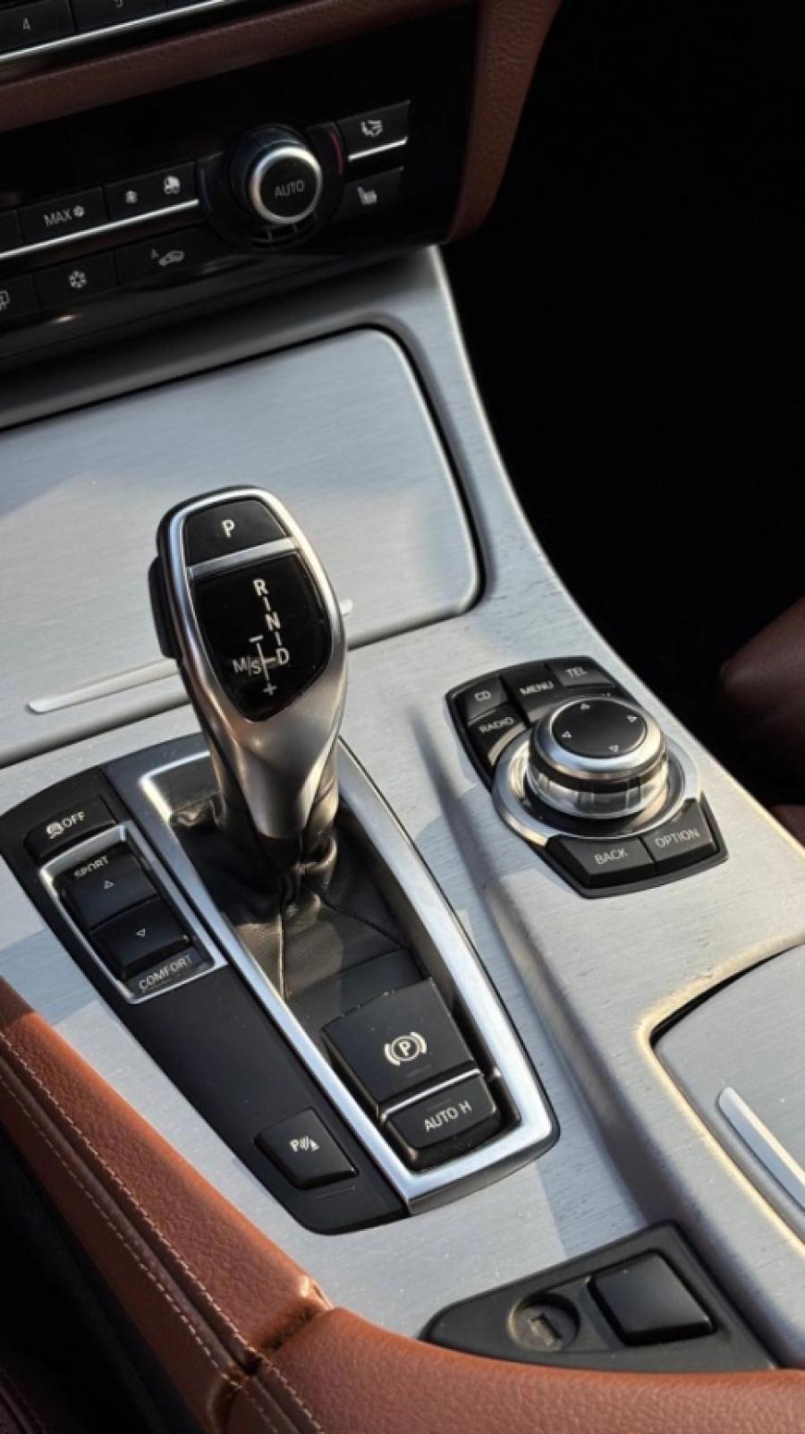 Grey BMW 535 2011 in Riga, with an engine capacity of 3.00 L and mileage of 266 thousand km for 11250 €, photo 5 on AUTOMOTO.COM.LV