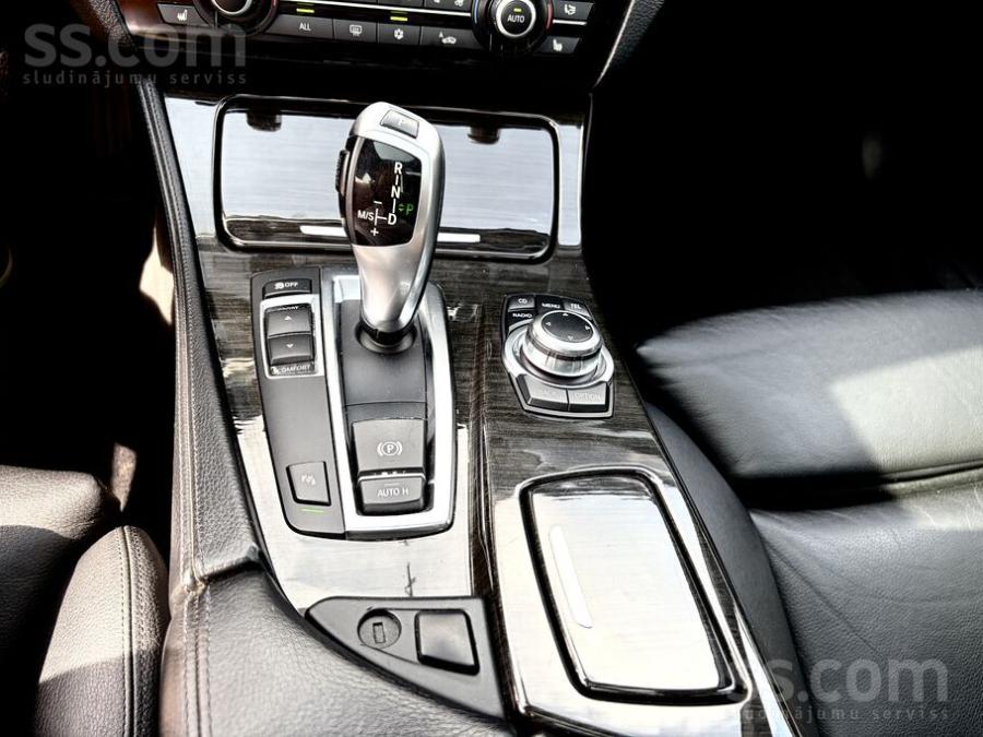 Grey BMW 535 2011 in Valmiera, with an engine capacity of 3.00 L and mileage of 204 thousand km for 11800 €, photo 15 on AUTOMOTO.COM.LV