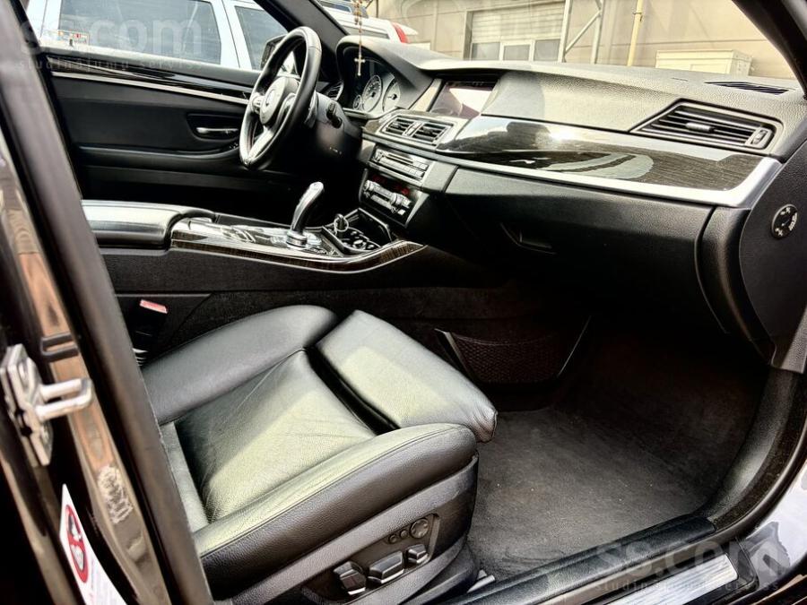 Grey BMW 535 2011 in Valmiera, with an engine capacity of 3.00 L and mileage of 204 thousand km for 11800 €, photo 21 on AUTOMOTO.COM.LV