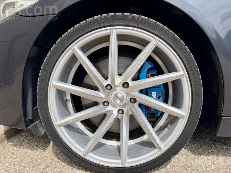 Grey BMW 535 2011 in Valmiera, with an engine capacity of 3.00 L and mileage of 204 thousand km for 11800 €, photo 23 on AUTOMOTO.COM.LV