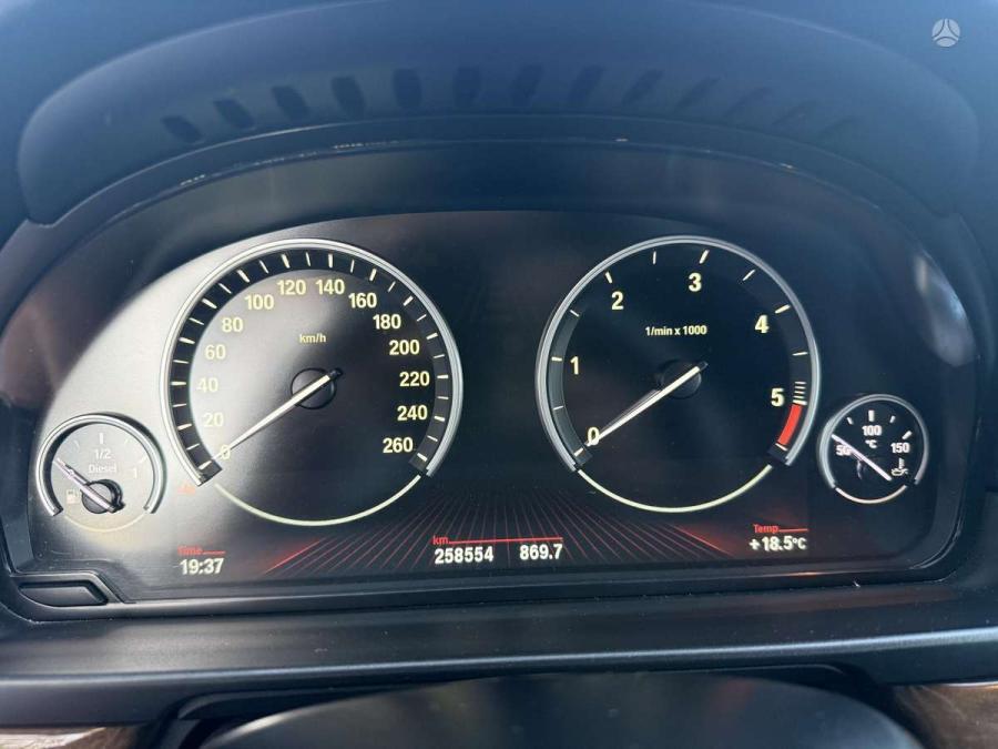 Pelēks BMW 535 2011 Marijampole, ar dzinēja tilpumu 2.99 L un nobraukumu 258 tūkst. km par 9500 €, foto 15 vietnē AUTOMOTO.COM.LV