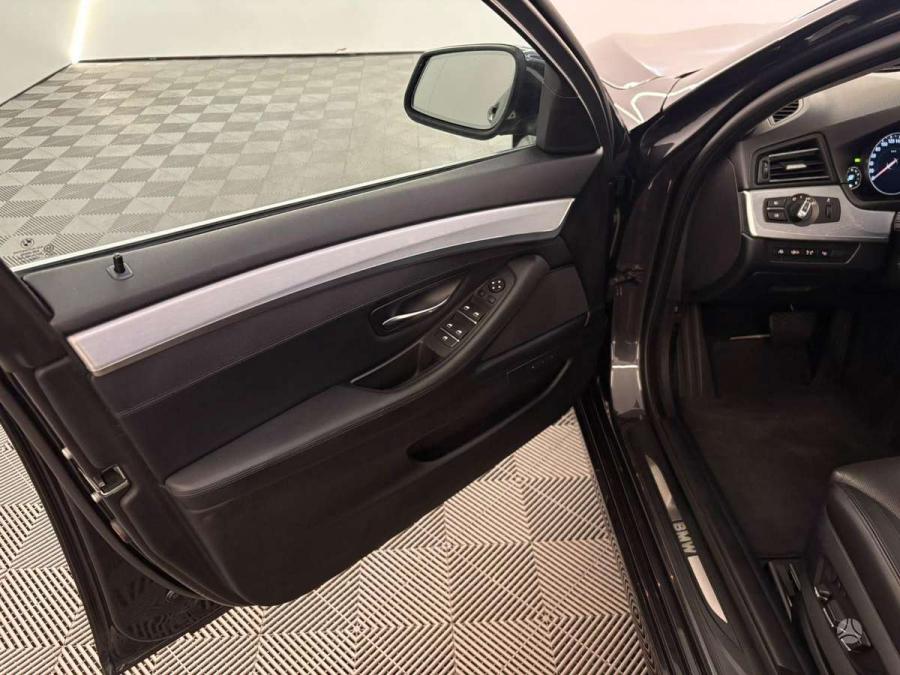 Pelēks BMW 535 2012 Marijampole, ar dzinēja tilpumu 2.99 L un nobraukumu 284 tūkst. km par 9999 €, foto 29 vietnē AUTOMOTO.COM.LV