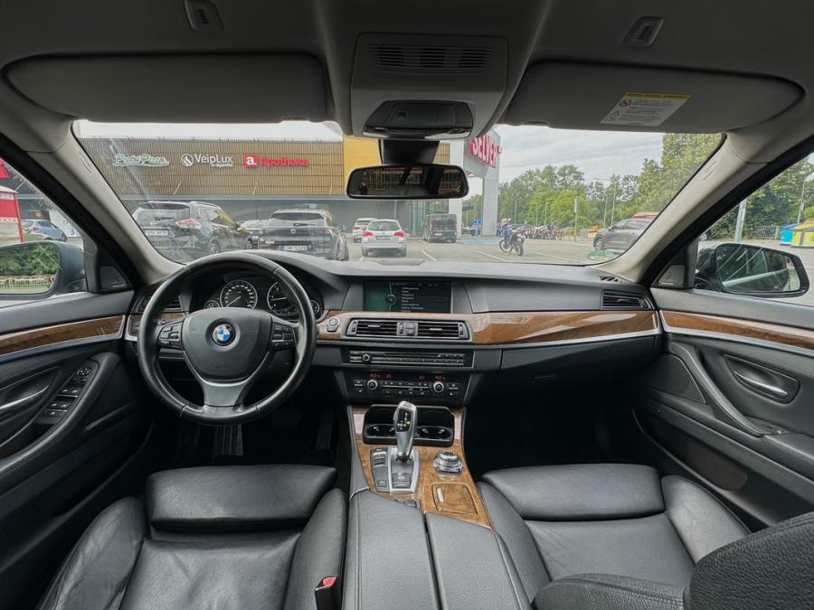 Pelēks BMW 535 2012 Tallina, ar dzinēja tilpumu 3.00 L un nobraukumu 267 tūkst. km par 11990 €, foto 24 vietnē AUTOMOTO.COM.LV