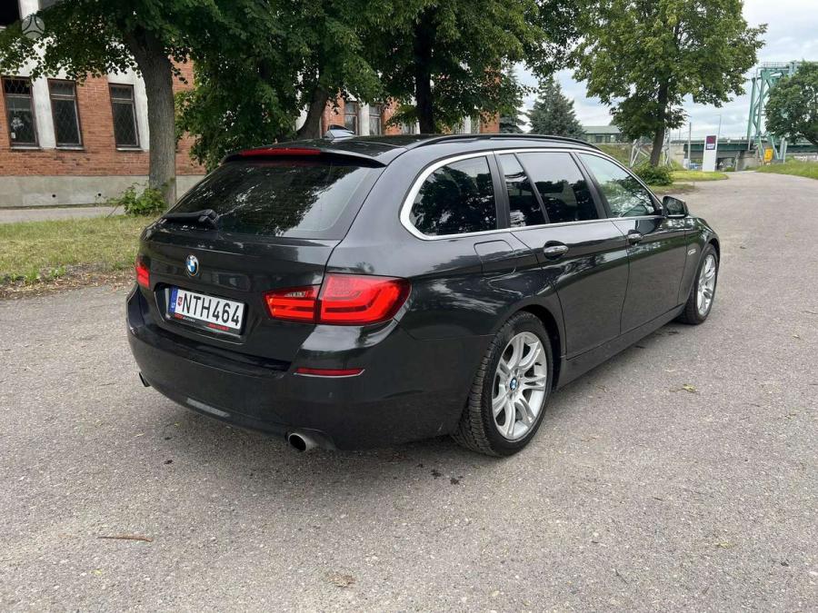 Grey BMW 535 2013 in Kaunas, with an engine capacity of 2.99 L and mileage of 283 thousand km for 8400 €, photo 4 on AUTOMOTO.COM.LV