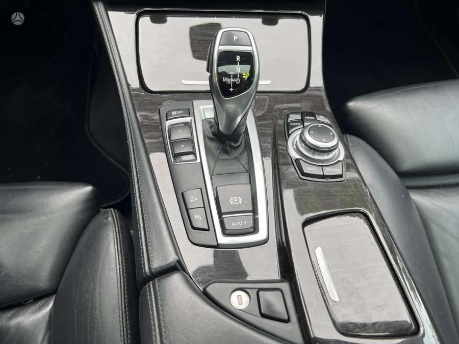 Grey BMW 535 2013 in Kaunas, with an engine capacity of 2.99 L and mileage of 283 thousand km for 8400 €, photo 18 on AUTOMOTO.COM.LV