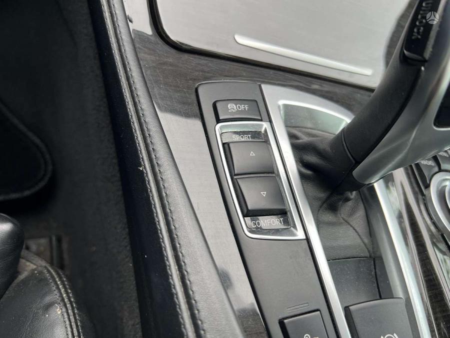 Grey BMW 535 2013 in Kaunas, with an engine capacity of 2.99 L and mileage of 283 thousand km for 8400 €, photo 19 on AUTOMOTO.COM.LV