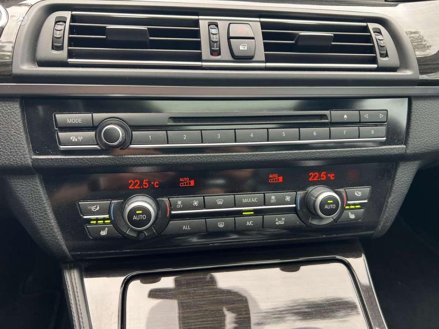 Grey BMW 535 2013 in Kaunas, with an engine capacity of 2.99 L and mileage of 283 thousand km for 8400 €, photo 20 on AUTOMOTO.COM.LV