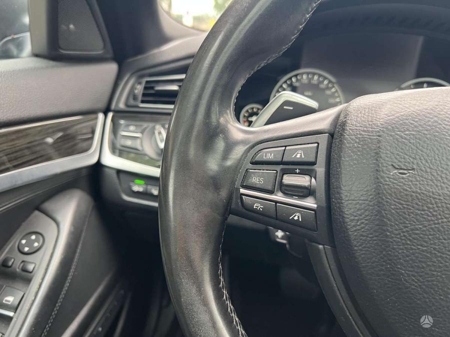 Grey BMW 535 2013 in Kaunas, with an engine capacity of 2.99 L and mileage of 283 thousand km for 8400 €, photo 31 on AUTOMOTO.COM.LV