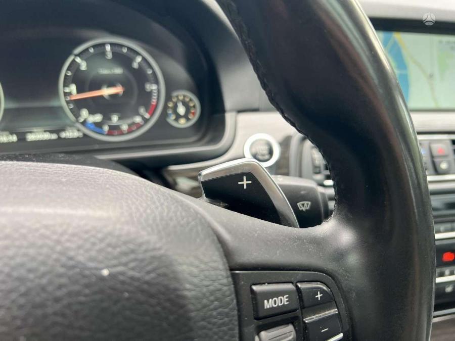 Grey BMW 535 2013 in Kaunas, with an engine capacity of 2.99 L and mileage of 283 thousand km for 8400 €, photo 32 on AUTOMOTO.COM.LV