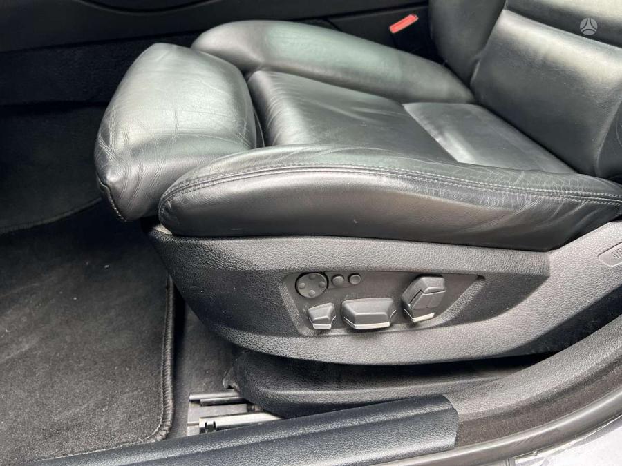 Grey BMW 535 2013 in Kaunas, with an engine capacity of 2.99 L and mileage of 283 thousand km for 8400 €, photo 42 on AUTOMOTO.COM.LV