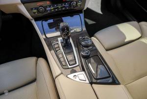 Pelēks BMW 535 2013 Marijampole, ar dzinēja tilpumu 2.99 L un nobraukumu 282 tūkst. km par 12750 €, foto 21 vietnē AUTOMOTO.COM.LV