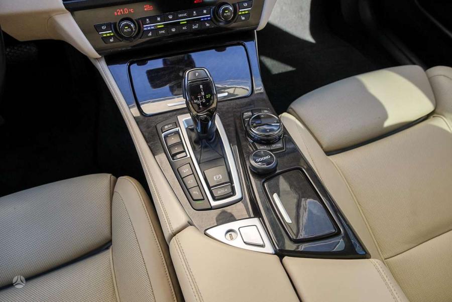 Pelēks BMW 535 2013 Marijampole, ar dzinēja tilpumu 2.99 L un nobraukumu 282 tūkst. km par 12750 €, foto 21 vietnē AUTOMOTO.COM.LV