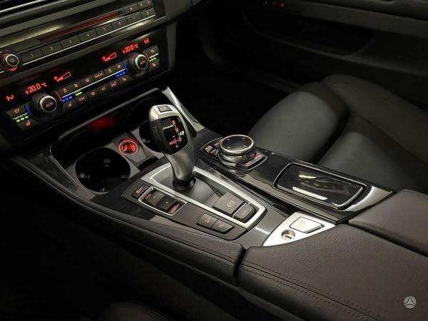 Grey BMW 535 2014 in Marijampole, with an engine capacity of 2.99 L and mileage of 266 thousand km for 12650 €, photo 5 on AUTOMOTO.COM.LV