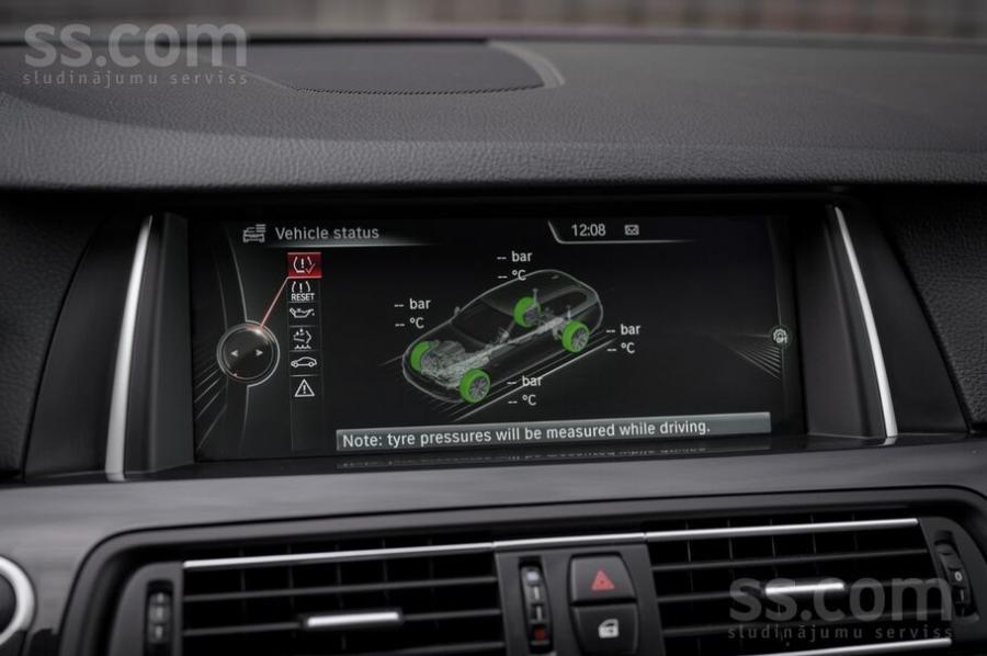 Grey BMW 535 2014 in Talsi, with an engine capacity of 3.00 L and mileage of 202 thousand km for 13950 €, photo 22 on AUTOMOTO.COM.LV