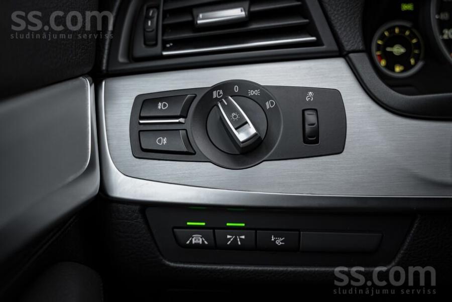 Grey BMW 535 2015 in Riga, with an engine capacity of 3.00 L and mileage of 251 thousand km for 13500 €, photo 30 on AUTOMOTO.COM.LV