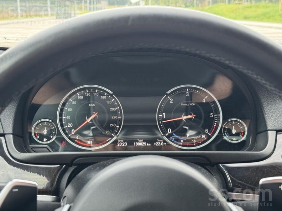 Pelēks BMW 535 2016 Valmiera, ar dzinēja tilpumu 3.00 L un nobraukumu 190 tūkst. km par 16300 €, foto 24 vietnē AUTOMOTO.COM.LV