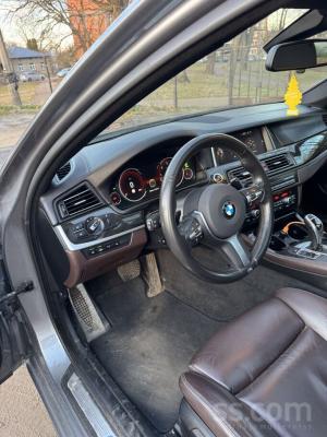 Grey BMW 535 2016 in Riga, with an engine capacity of 3.00 L and mileage of 231 thousand km for 15800 €, photo 6 on AUTOMOTO.COM.LV