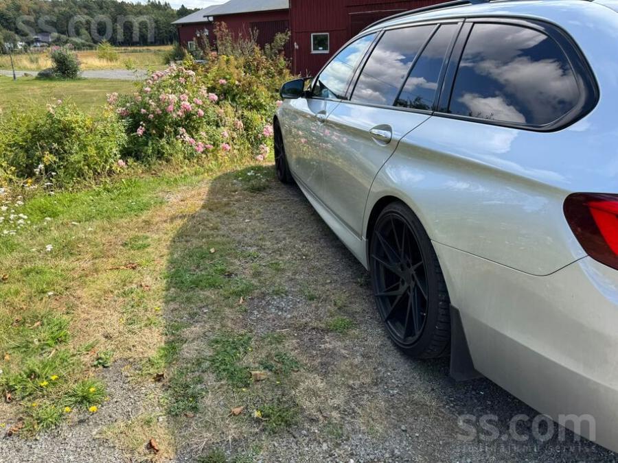 Pelēks BMW 535 2016 Rīga, ar dzinēja tilpumu 3.50 L un nobraukumu 326 tūkst. km par 15700 €, foto 4 vietnē AUTOMOTO.COM.LV