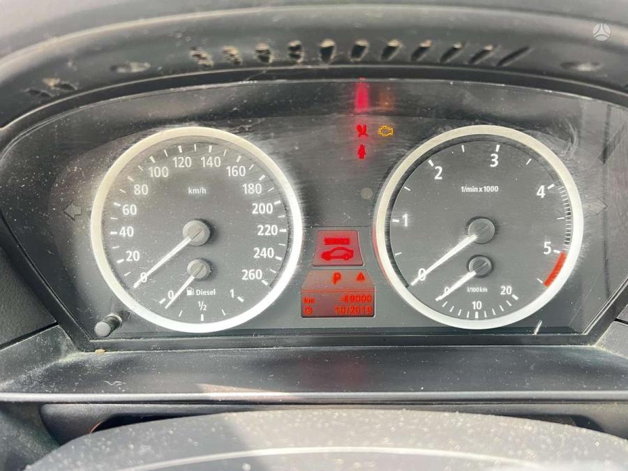 Красный БМВ 535 2005 в Вильнюс, объемом двигателя 3.50 л и пробегом 180 тыс. км за 6999 €, фото 9 на AUTOMOTO.COM.LV