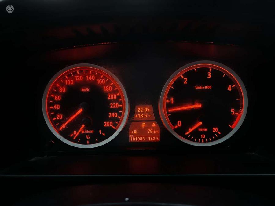 Red BMW 535 2005 in Vilnius, with an engine capacity of 3.50 L and mileage of 180 thousand km for 5999 €, photo 23 on AUTOMOTO.COM.LV