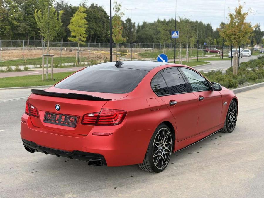 Красный БМВ 535 2014 в Вильнюс, объемом двигателя 2.98 л и пробегом 205 тыс. км за 12999 €, фото 24 на AUTOMOTO.COM.LV