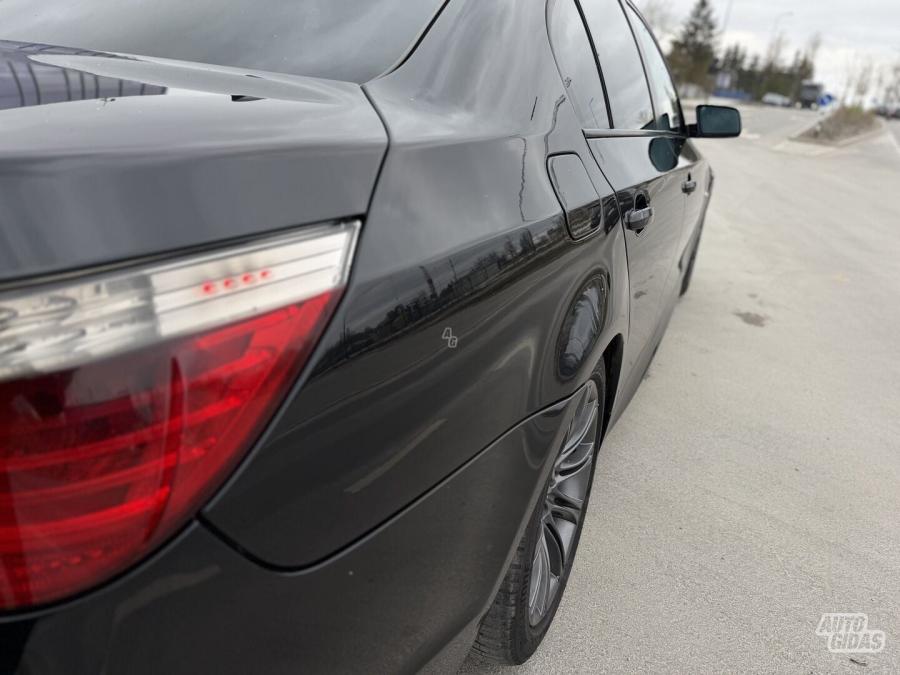 BMW 535 2004 Viļņa, ar dzinēja tilpumu 3.00 L un nobraukumu 430 tūkst. km par 5350 €, foto 14 vietnē AUTOMOTO.COM.LV