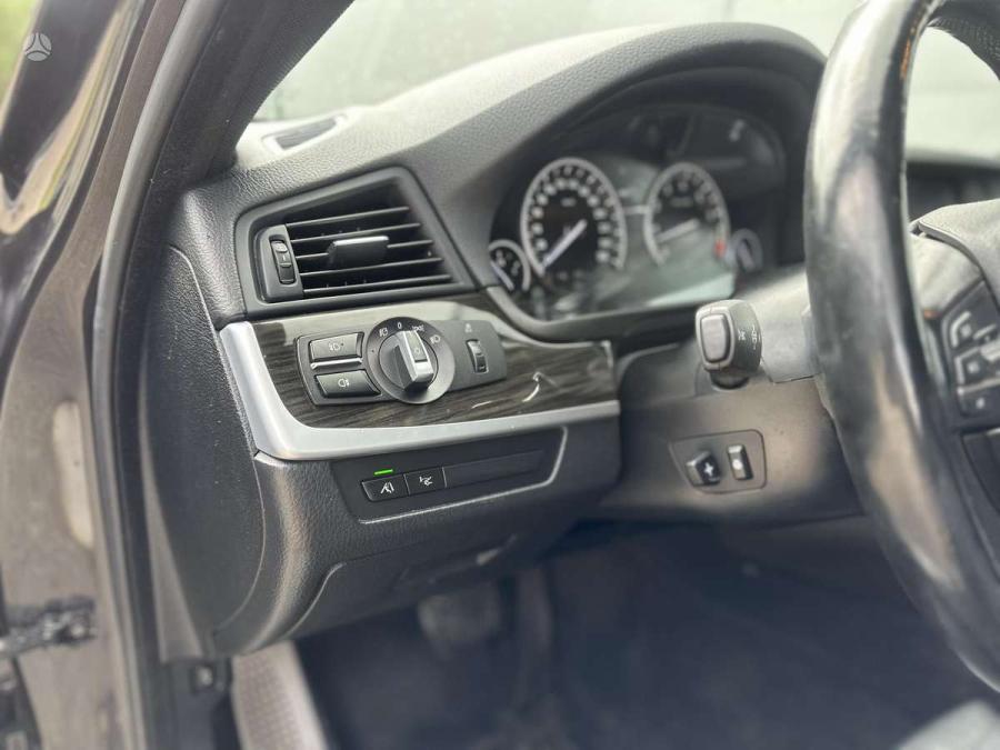 BMW 535 2013 in Utena, with an engine capacity of 2.98 L and mileage of 268 thousand km for 11500 €, photo 24 on AUTOMOTO.COM.LV