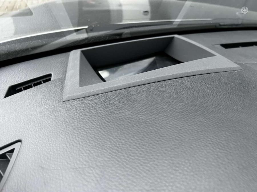 BMW 535 2007 in Vilnius, with an engine capacity of 2.99 L and mileage of 183 thousand km for 7499 €, photo 26 on AUTOMOTO.COM.LV