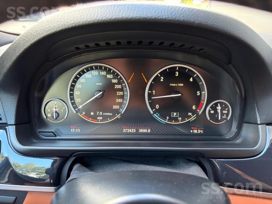 Balts BMW 535 2014 Rīga, ar dzinēja tilpumu 3.00 L un nobraukumu 372 tūkst. km par 12900 €, foto 17 vietnē AUTOMOTO.COM.LV