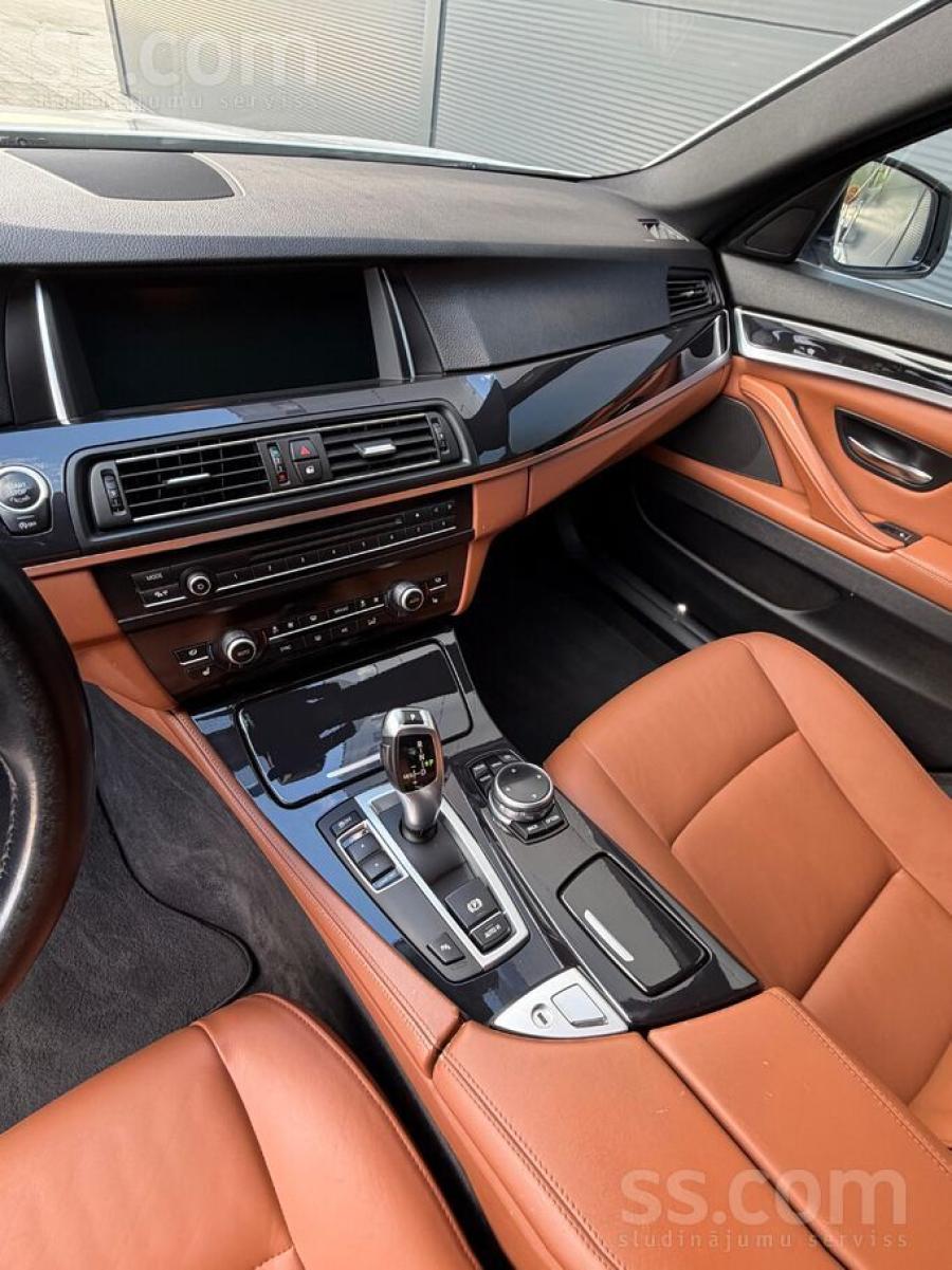 Balts BMW 535 2014 Rīga, ar dzinēja tilpumu 3.00 L un nobraukumu 372 tūkst. km par 12900 €, foto 18 vietnē AUTOMOTO.COM.LV